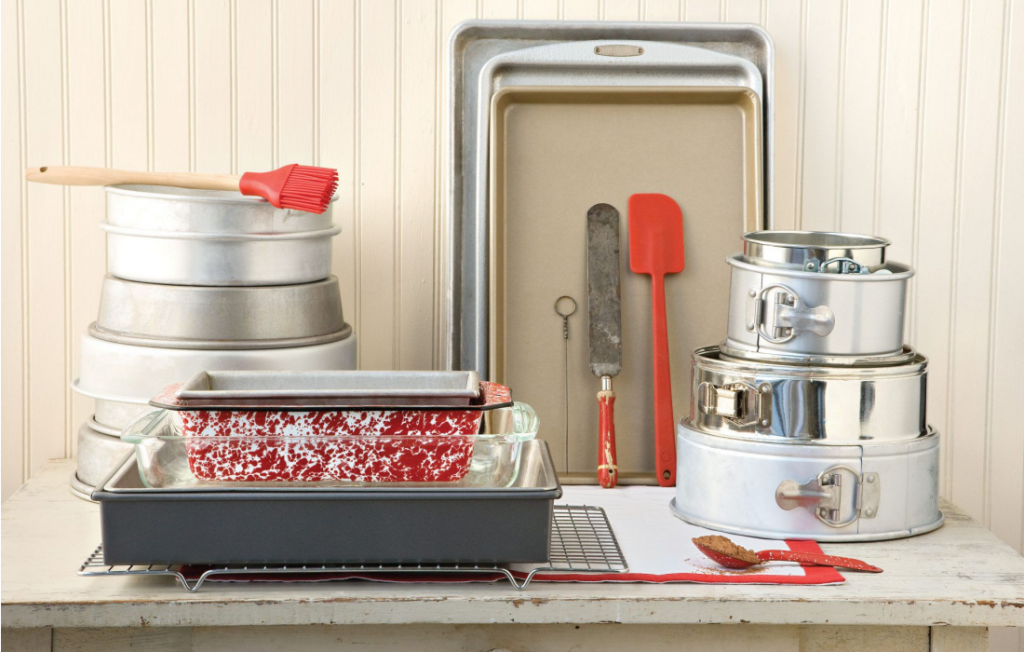 Types Of Bakeware Items You Can Buy For Your Kitchen – Home Decor Diary